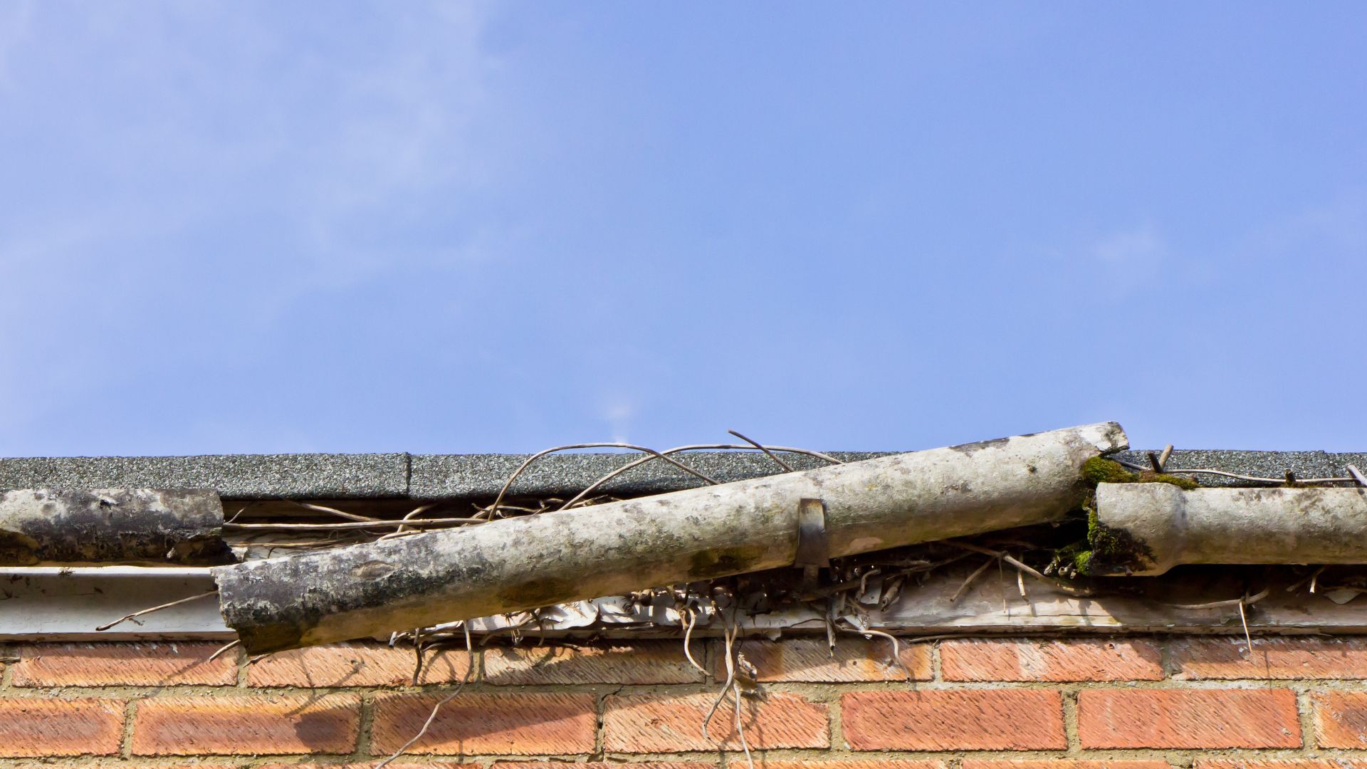 When Is the Best Time of Year to Replace Your Gutters? ‐ A.I Gutter ...